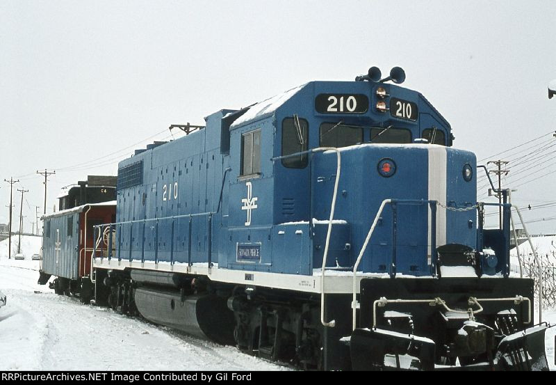 B&M 210(GP38-2)+ C-4